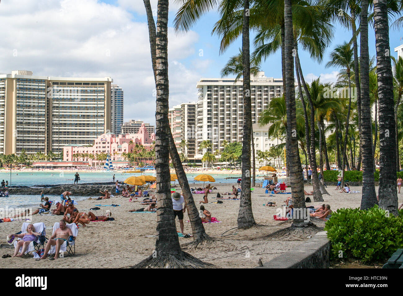 Waikiki beach crowd hi-res stock photography and images - Alamy