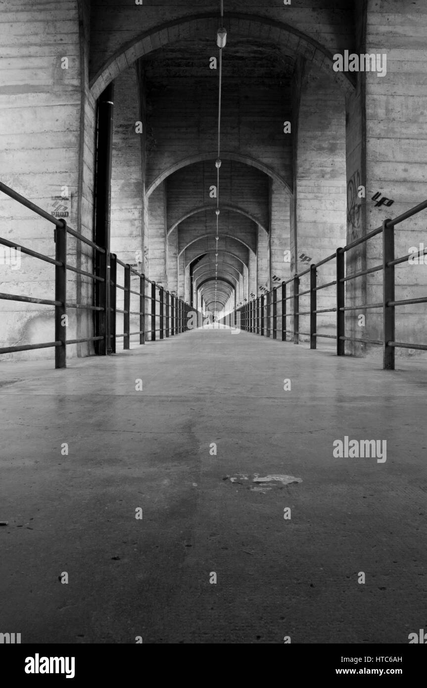 Bridge underpass hi-res stock photography and images - Alamy