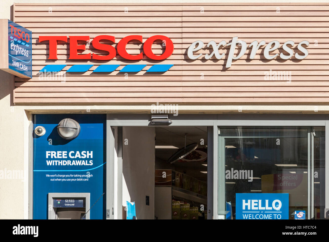 Tesco store front hi-res stock photography and images - Alamy