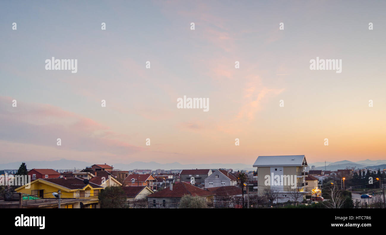 Modern small city skyline hi-res stock photography and images - Alamy