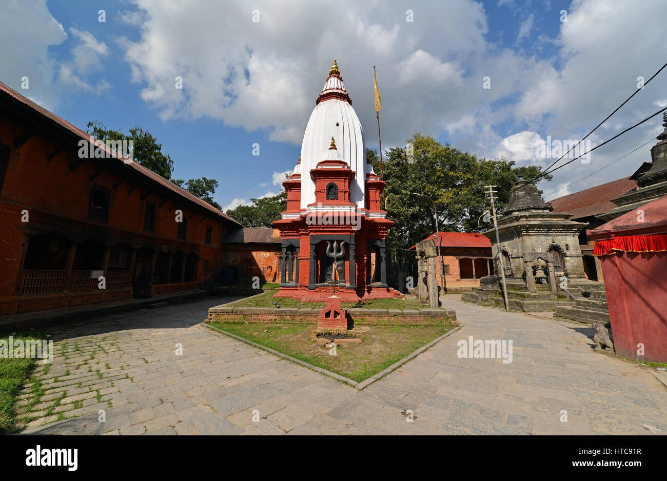 Sacred Hindu temples in Pashupatinath, Nepal Stock Photo - Alamy