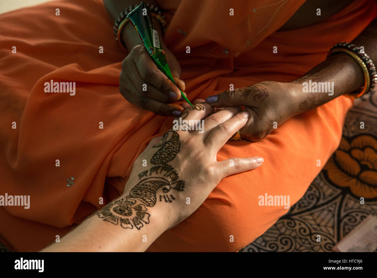 Traditional henna painting in India Stock Photo - Alamy