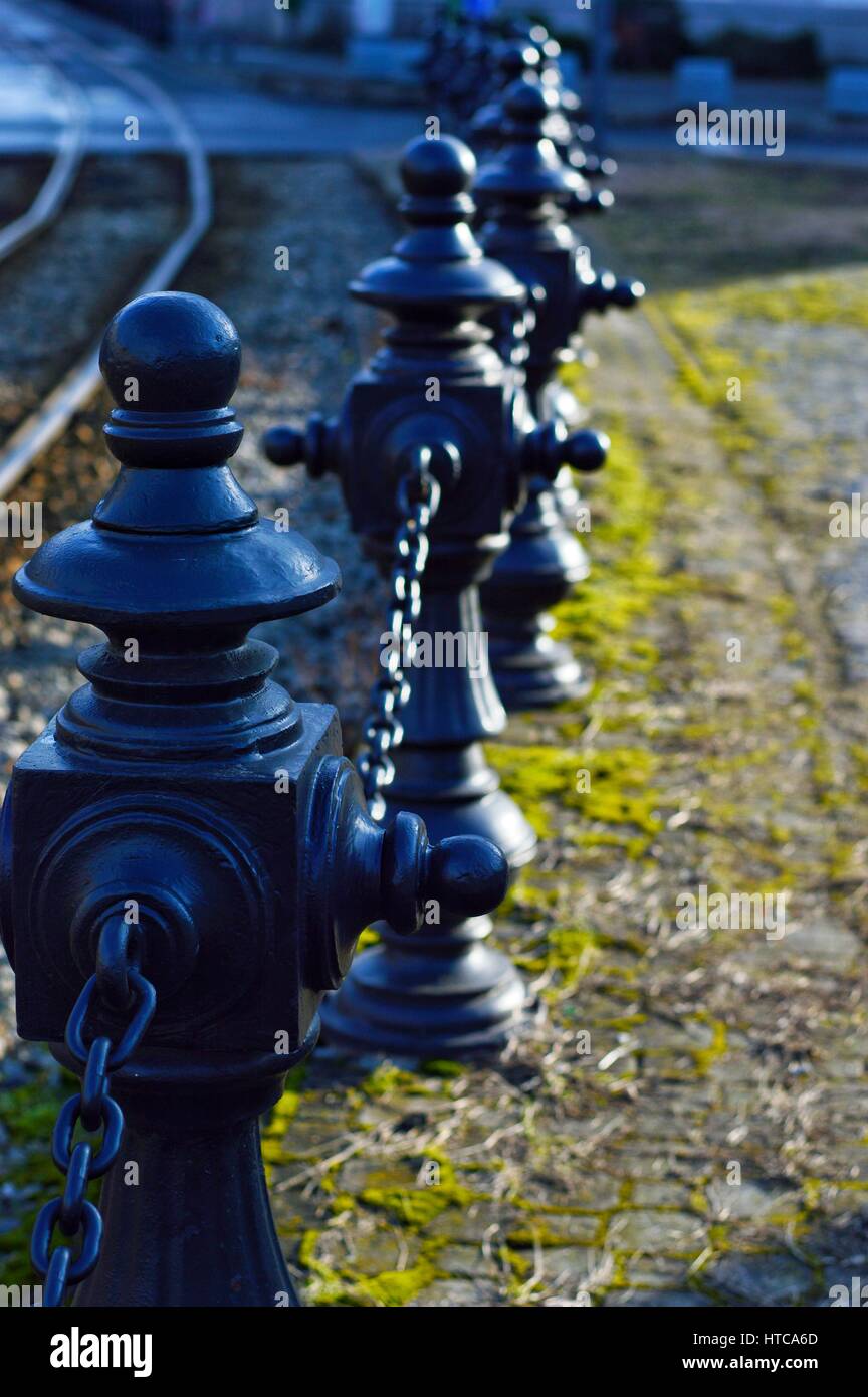 A Chain that holds together Stock Photo - Alamy