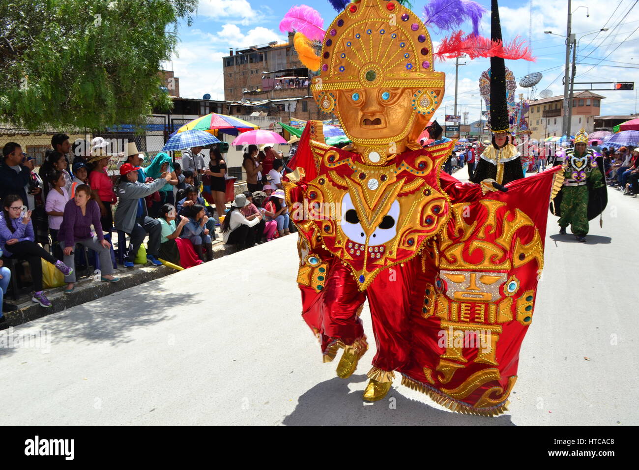 Gold inca mask hi-res stock photography and images - Alamy