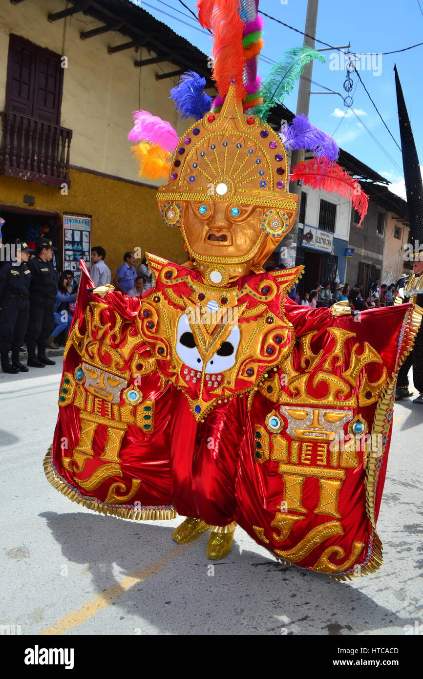 Mask with golding hi-res stock photography and images - Alamy