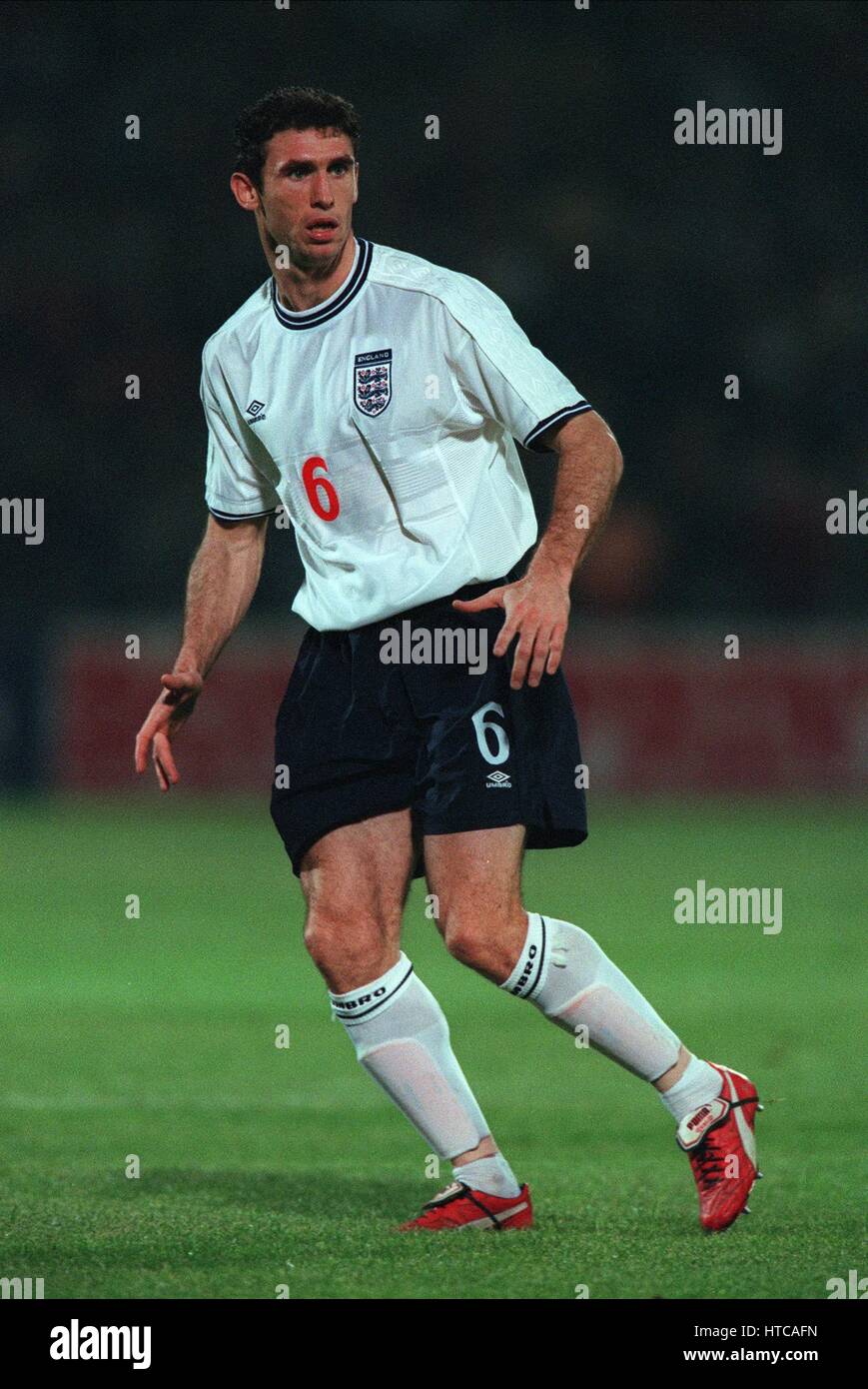MARTIN KEOWN ENGLAND & ARSENAL FC 28 April 1999 Stock Photo - Alamy