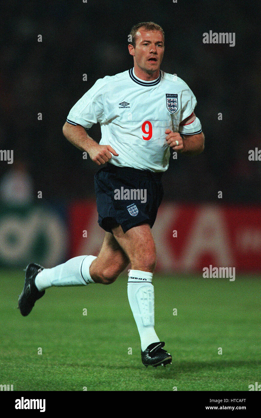ALAN SHEARER ENGLAND & NEWCASTLE UNITED FC 28 April 1999 Stock Photo ...