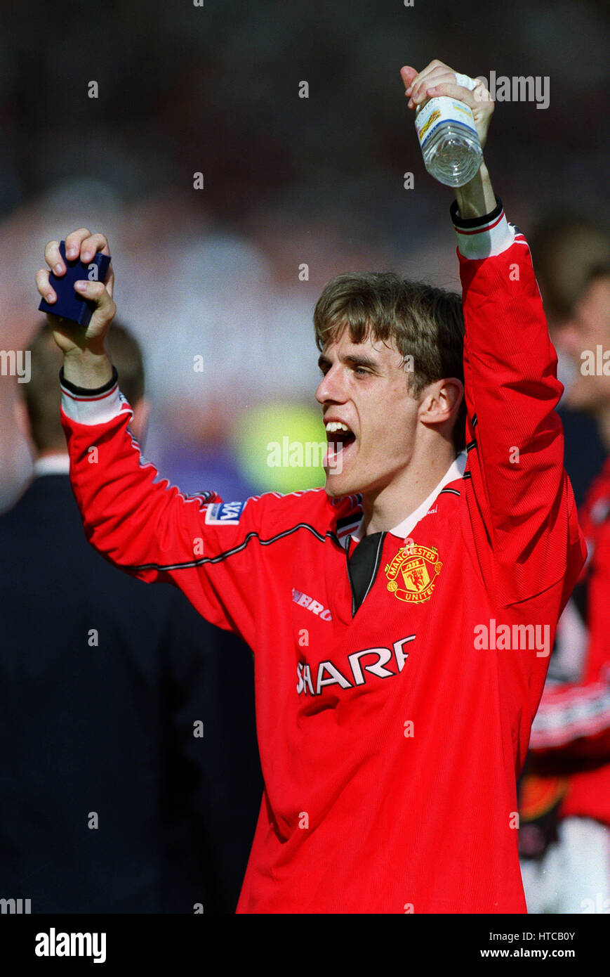 PHILIP NEVILLE MANCHESTER UNITED FC 22 May 1999 Stock Photo - Alamy
