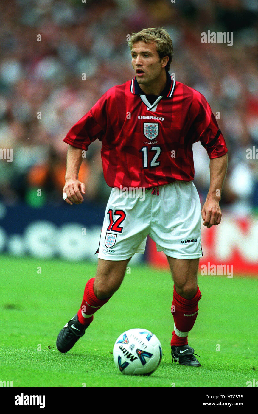 MICHAEL GRAY ENGLAND & SUNDERLAND FC 05 June 1999 Stock Photo - Alamy