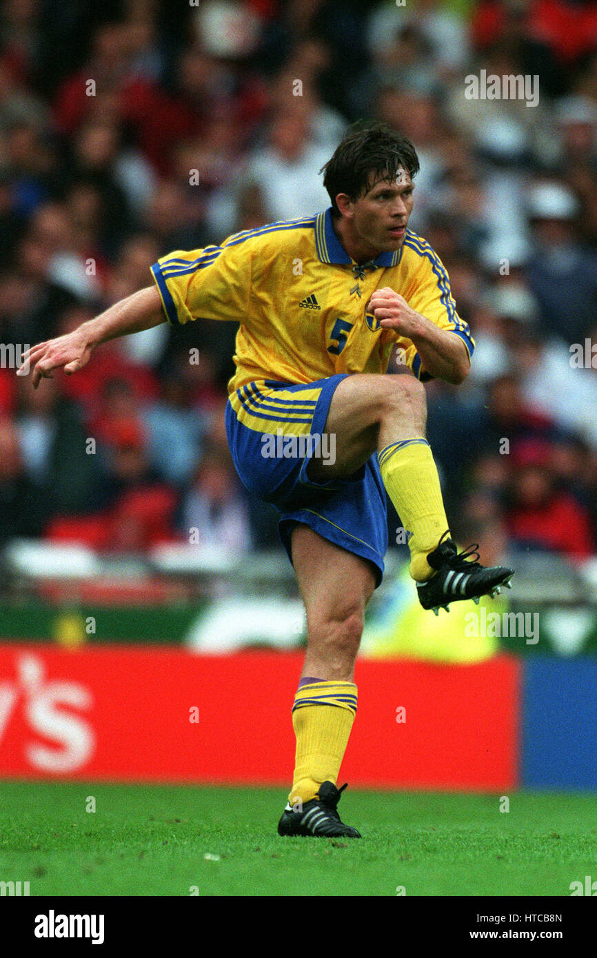 PONTUS KAMARK SWEDEN & LEICESTER CITY FC 05 June 1999 Stock Photo - Alamy