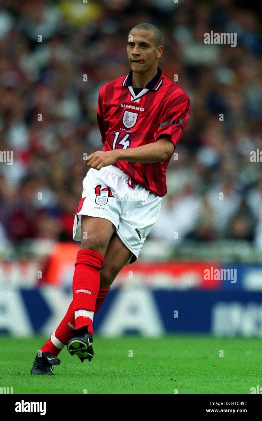 RIO FERDINAND ENGLAND & WEST HAM UNITED FC 05 June 1999 Stock Photo - Alamy