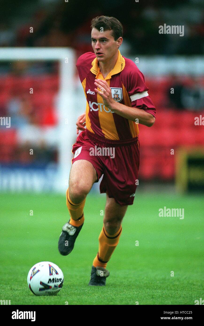 DAVID WETHERALL BRADFORD CITY FC 21 July 1999 Stock Photo - Alamy
