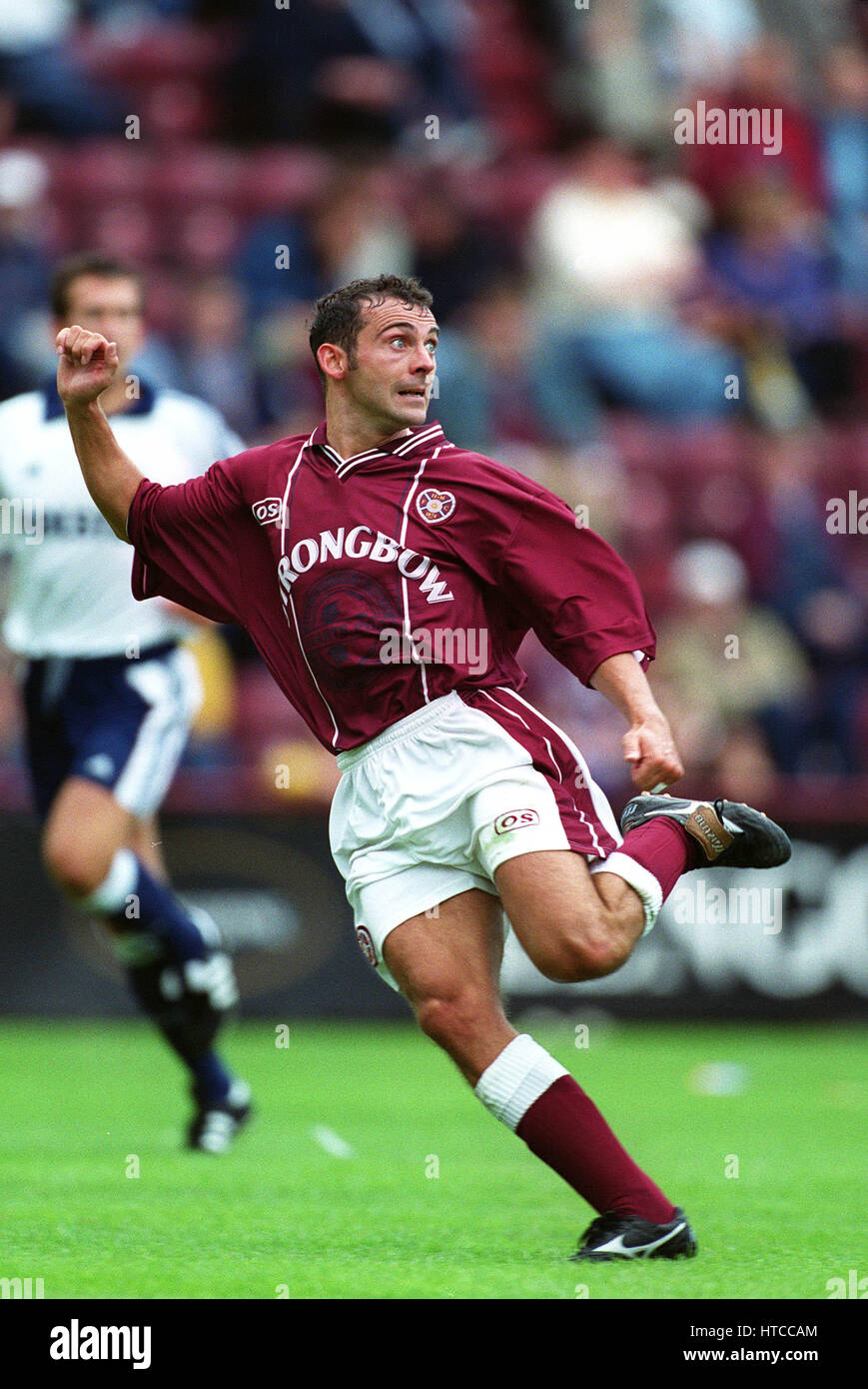 COLIN CAMERON HEARTS OF MIDLOTHIAN FC 24 July 1999 Stock Photo - Alamy
