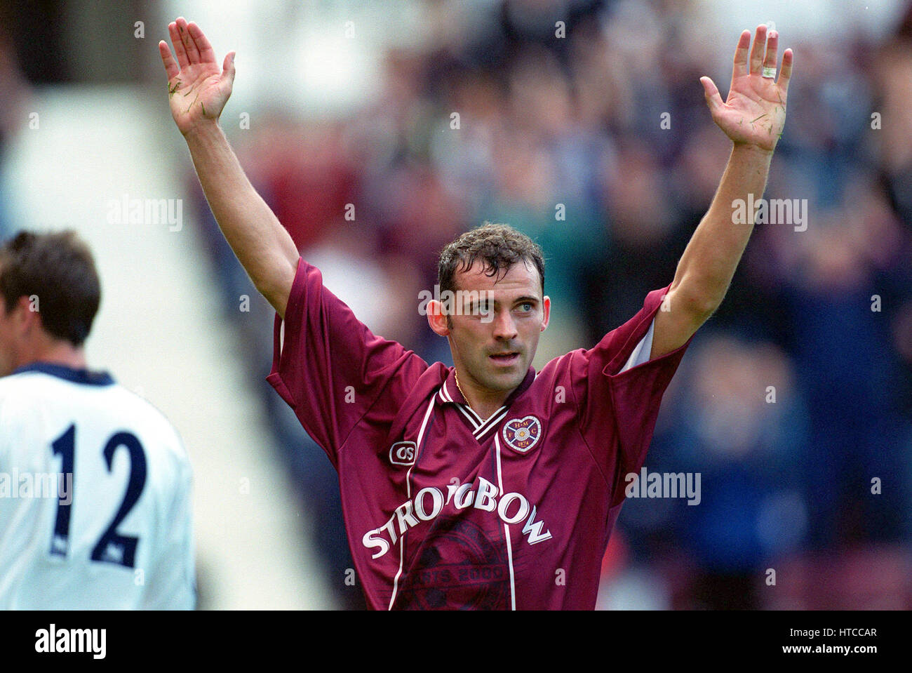 COLIN CAMERON HEARTS OF MIDLOTHIAN FC 24 July 1999 Stock Photo - Alamy