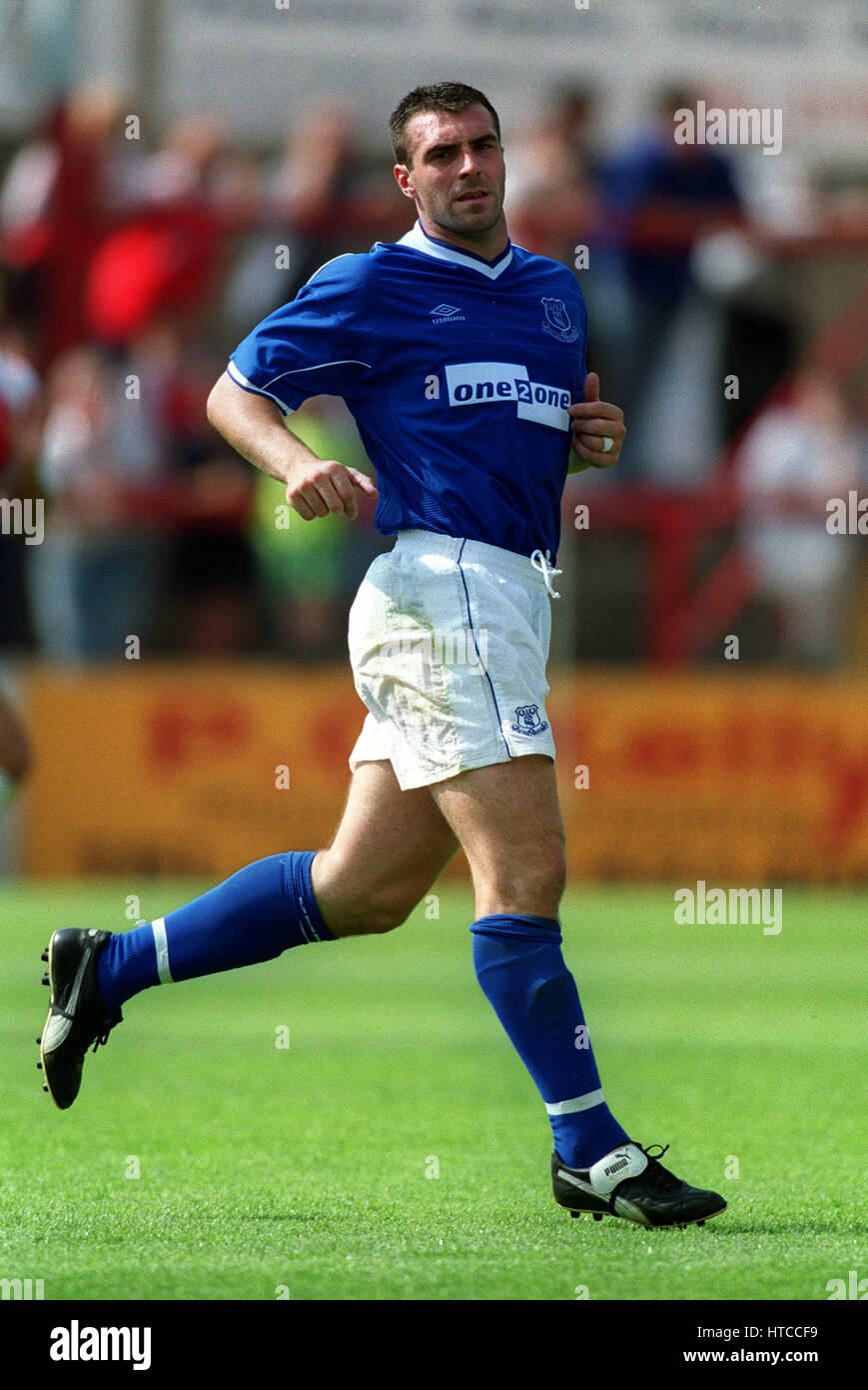 DAVID UNSWORTH EVERTON FC 24 July 1999 Stock Photo - Alamy