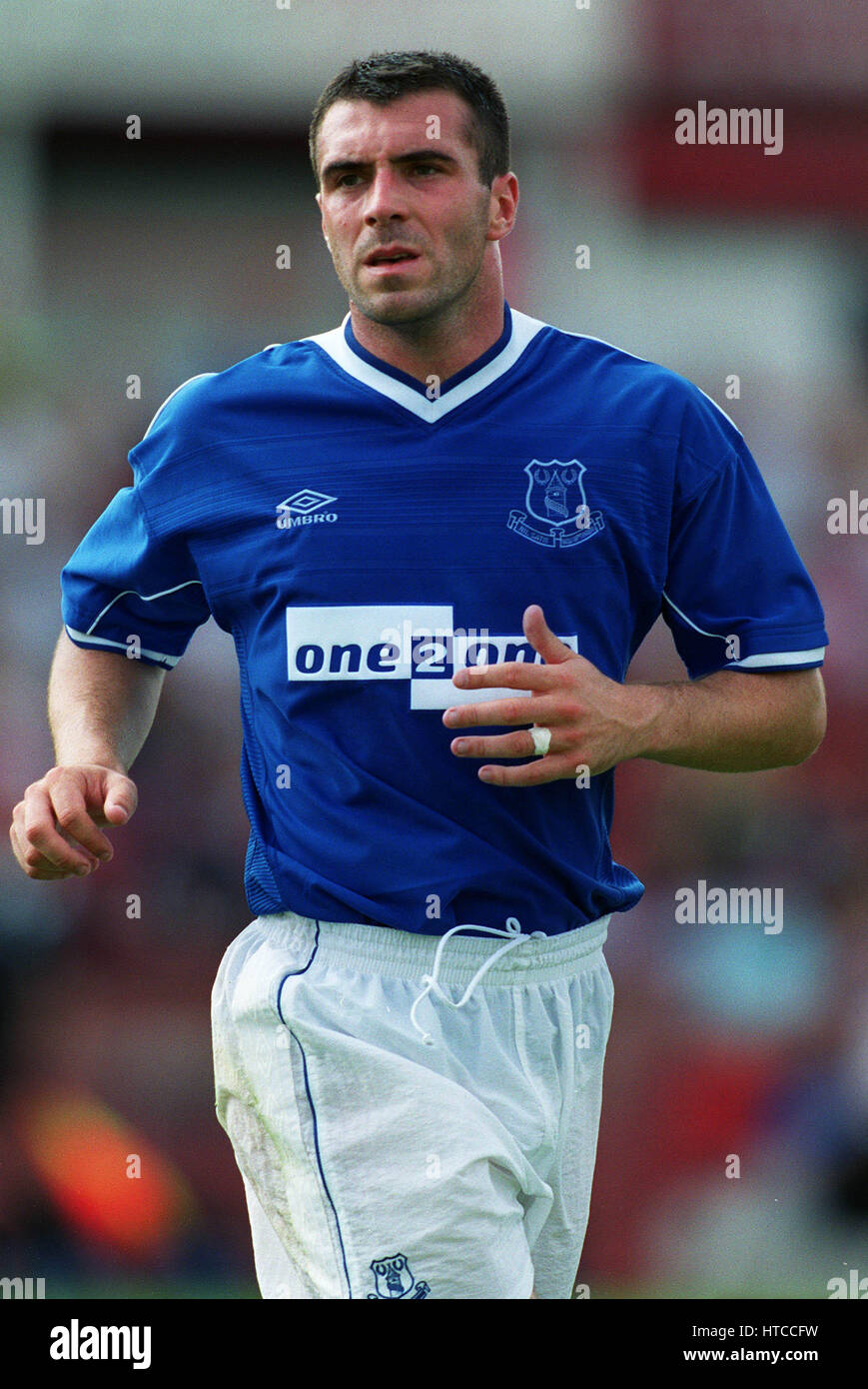 DAVID UNSWORTH EVERTON FC 24 July 1999 Stock Photo - Alamy