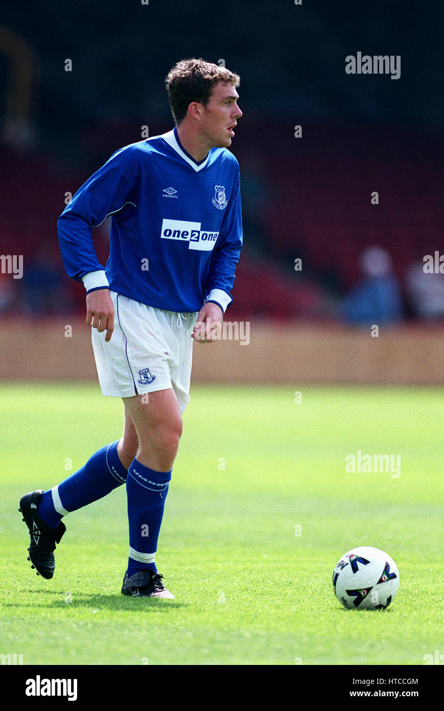 RICHARD DUNNE EVERTON FC 24 July 1999 Stock Photo - Alamy