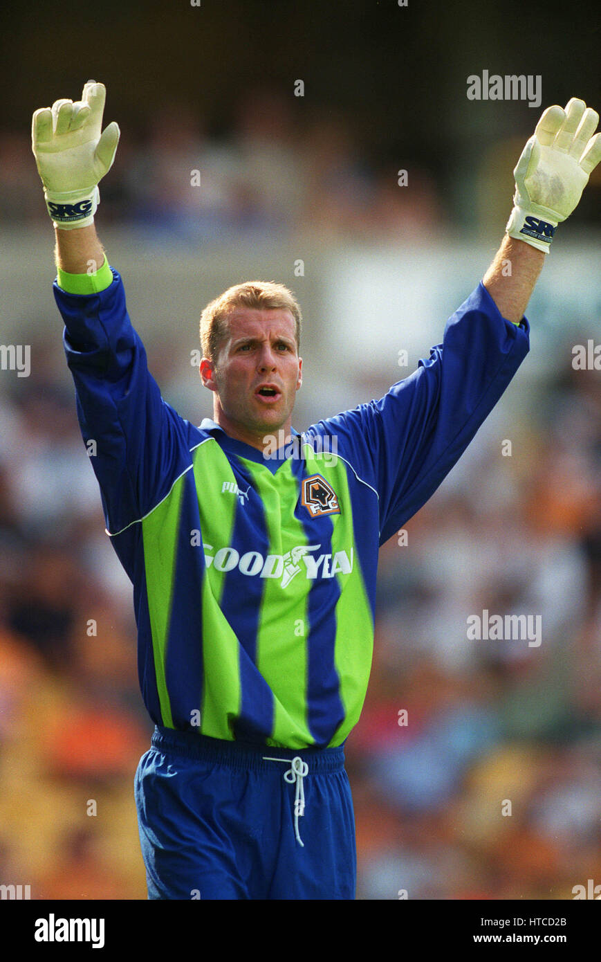 MIKE STOWELL WOLVERHAMPTON WANDERERS FC 31 July 1999 Stock Photo - Alamy