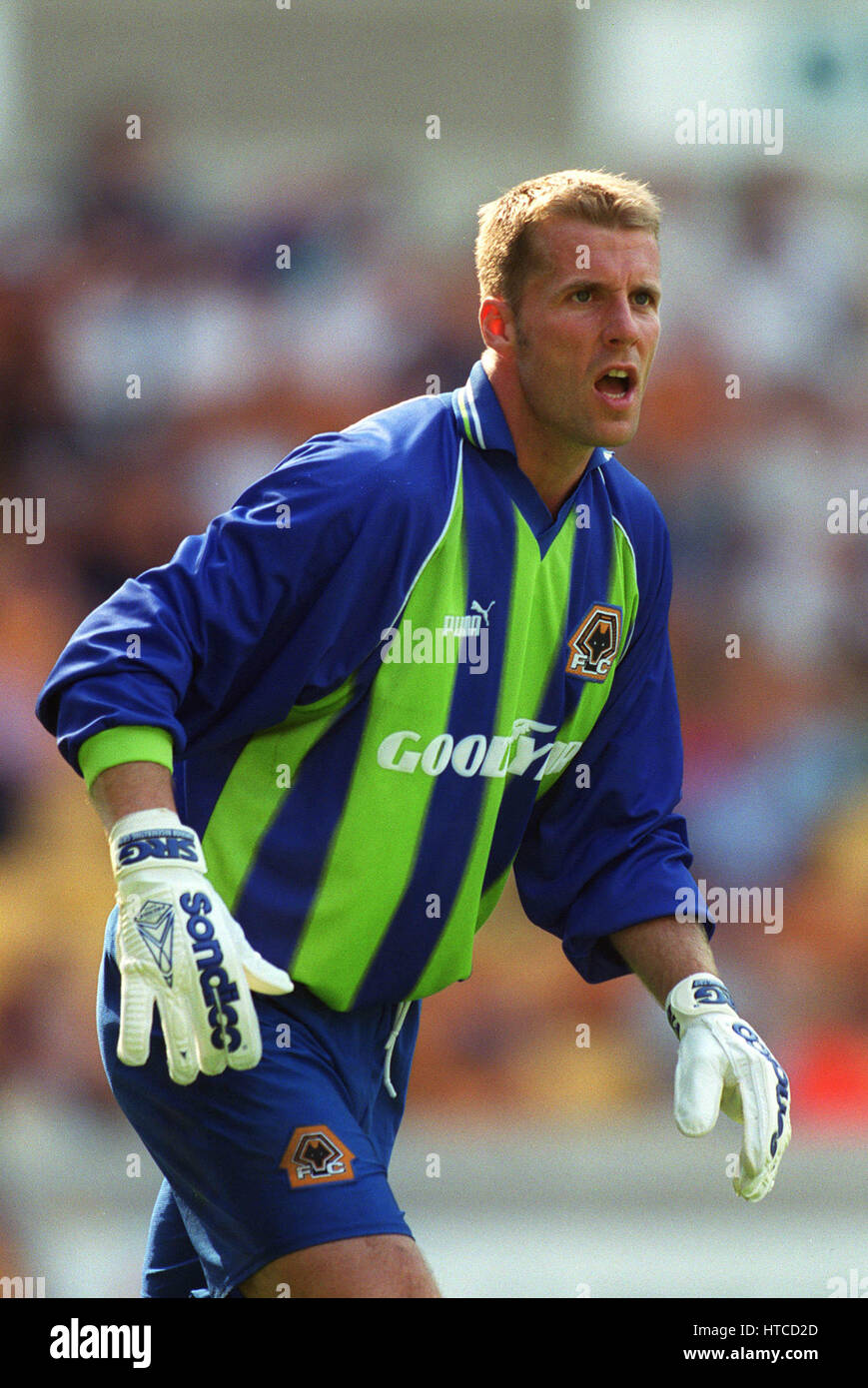 MIKE STOWELL WOLVERHAMPTON WANDERERS FC 31 July 1999 Stock Photo - Alamy