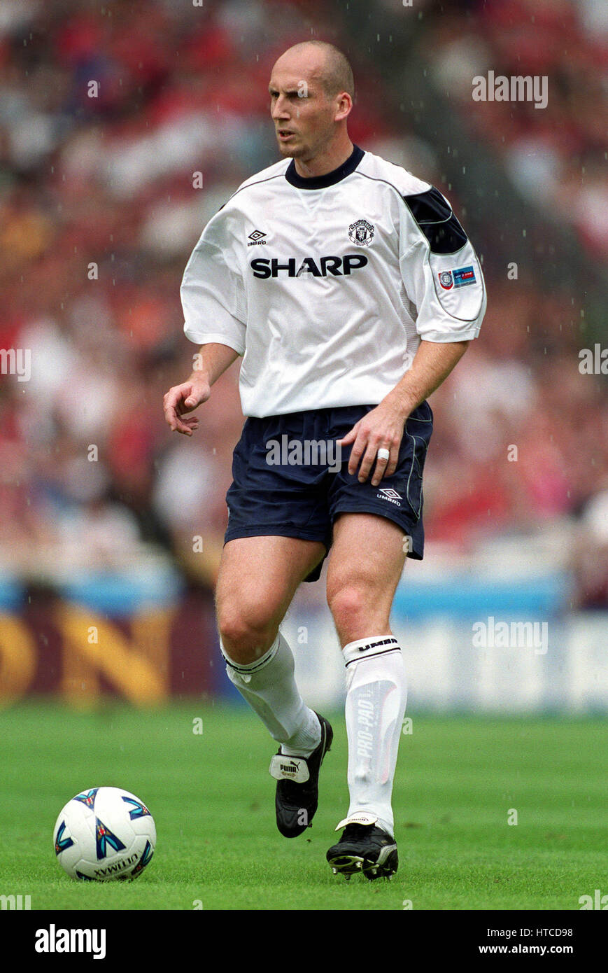 JAAP STAM MANCHESTER UNITED FC 01 August 1999 Stock Photo - Alamy