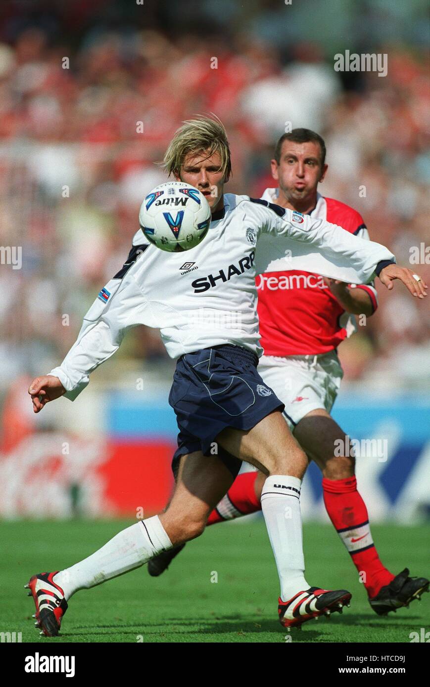David beckham 1999 hi-res stock photography and images - Alamy