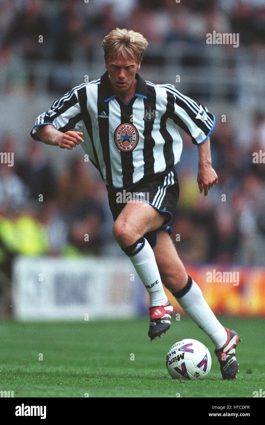 WARREN BARTON NEWCASTLE UNITED FC 07 August 1999 Stock Photo - Alamy