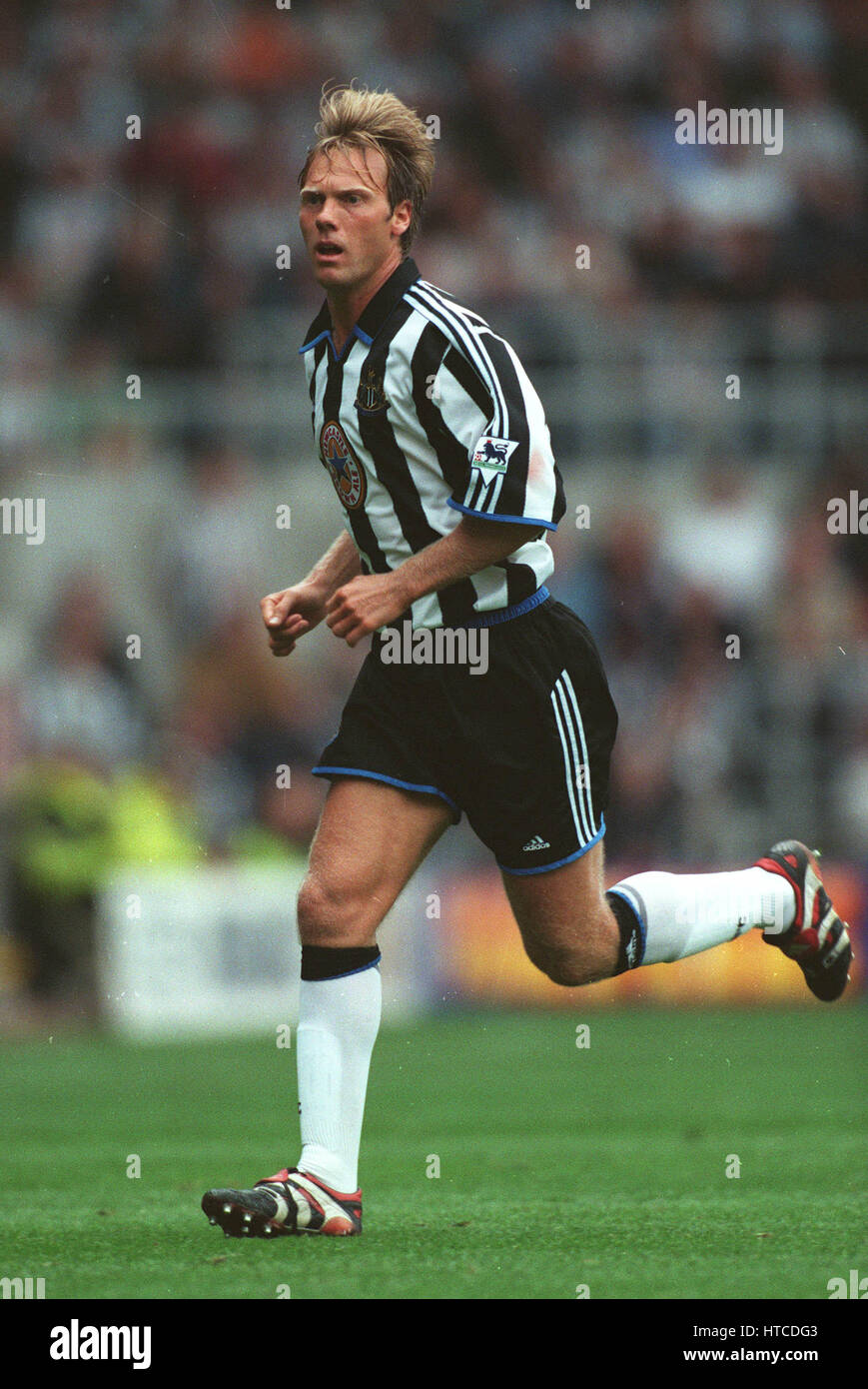 WARREN BARTON NEWCASTLE UNITED FC 07 August 1999 Stock Photo - Alamy
