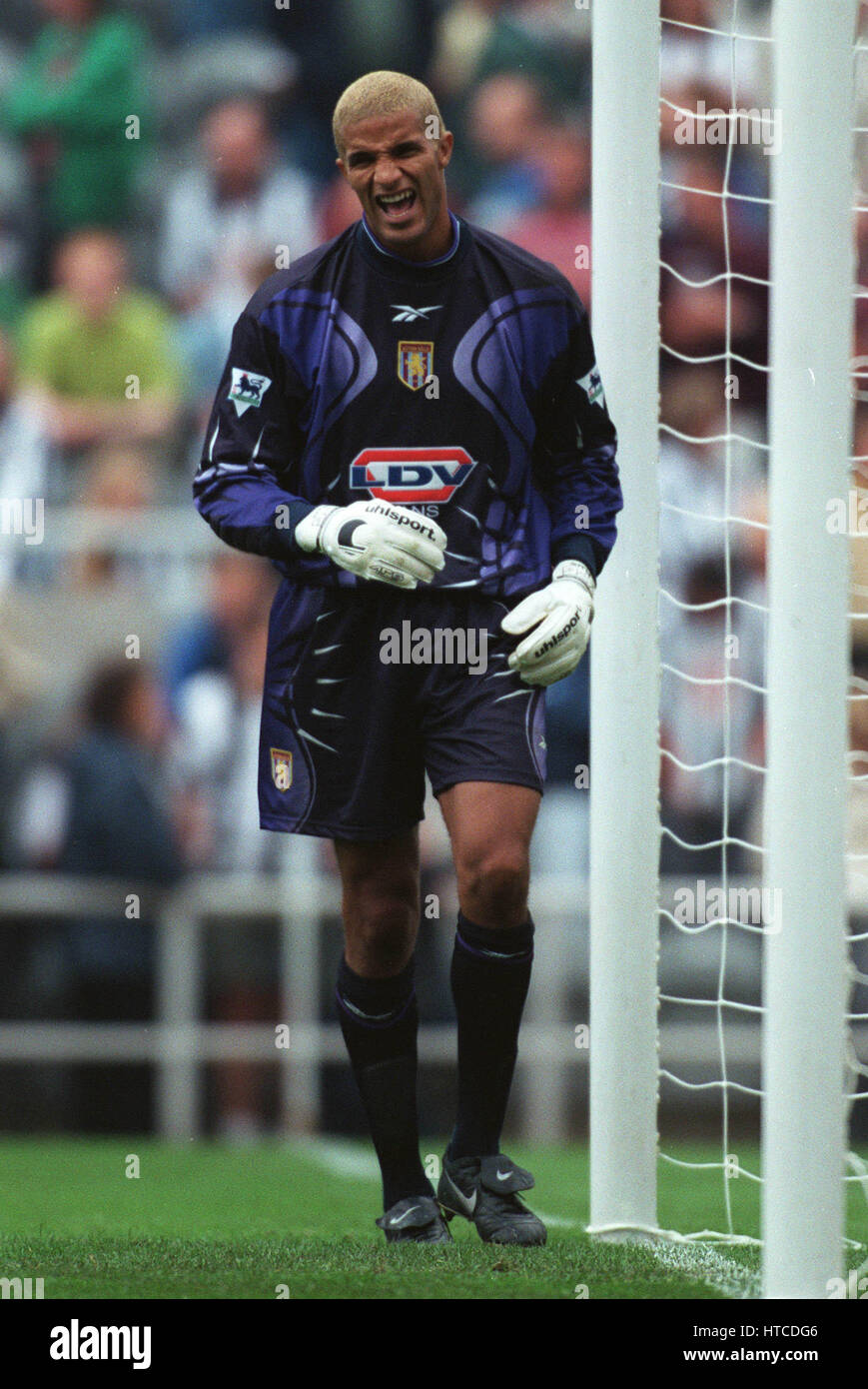 DAVID JAMES ASTON VILLA FC 07 August 1999 Stock Photo - Alamy
