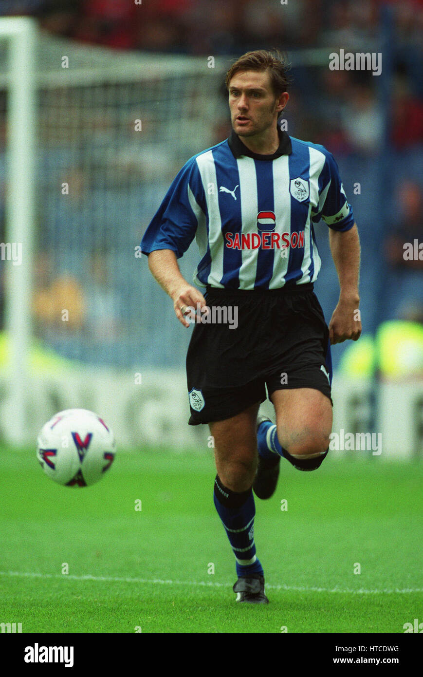 ANDY HINCHCLIFFE SHEFFIELD WEDNESDAY FC 07 August 1999 Stock Photo - Alamy