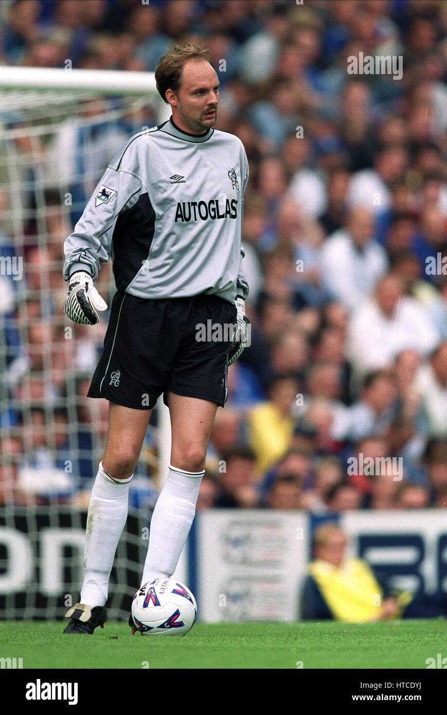 ED DE GOEY CHELSEA FC 07 August 1999 Stock Photo - Alamy
