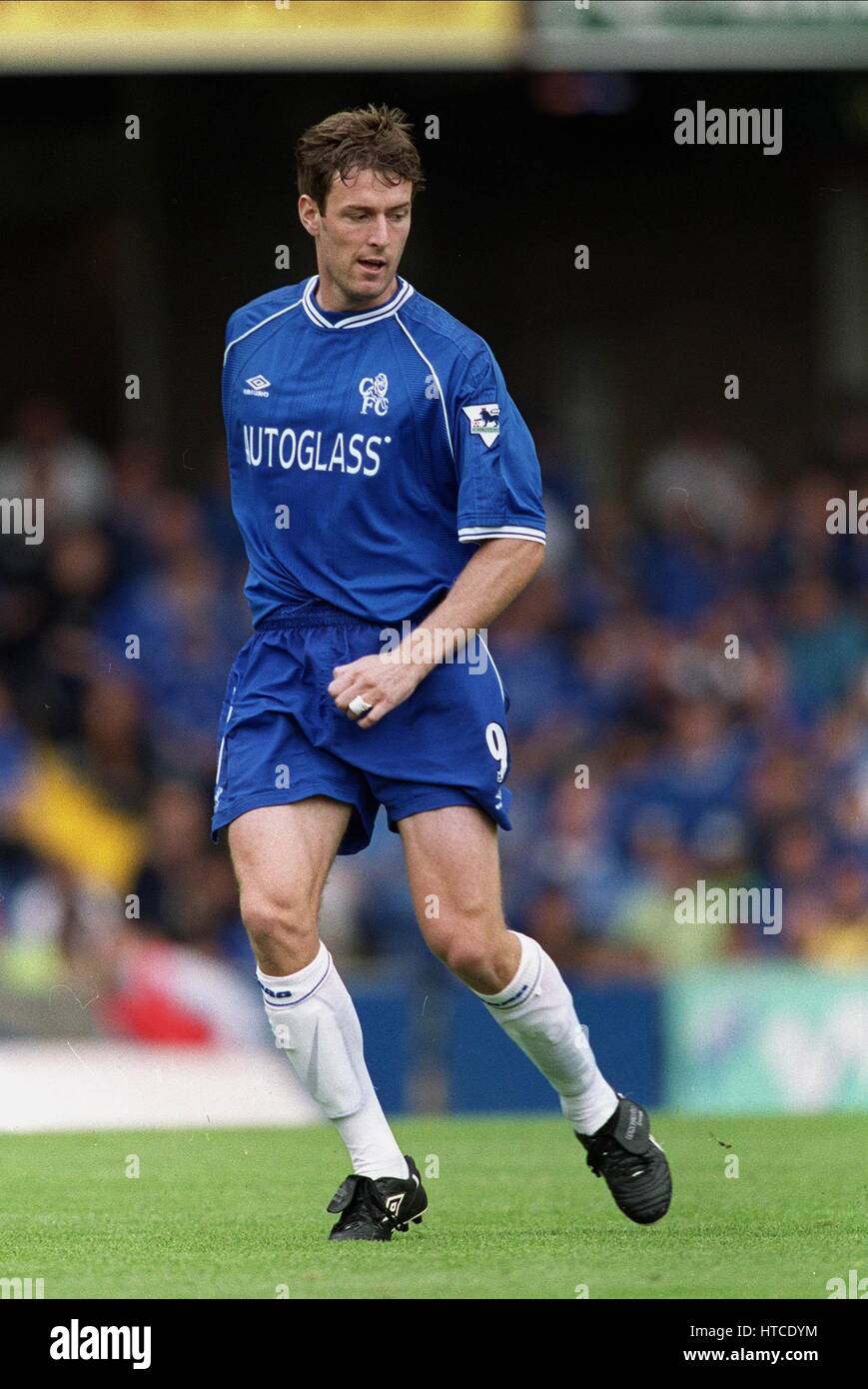 CHRIS SUTTON CHELSEA FC 07 August 1999 Stock Photo - Alamy