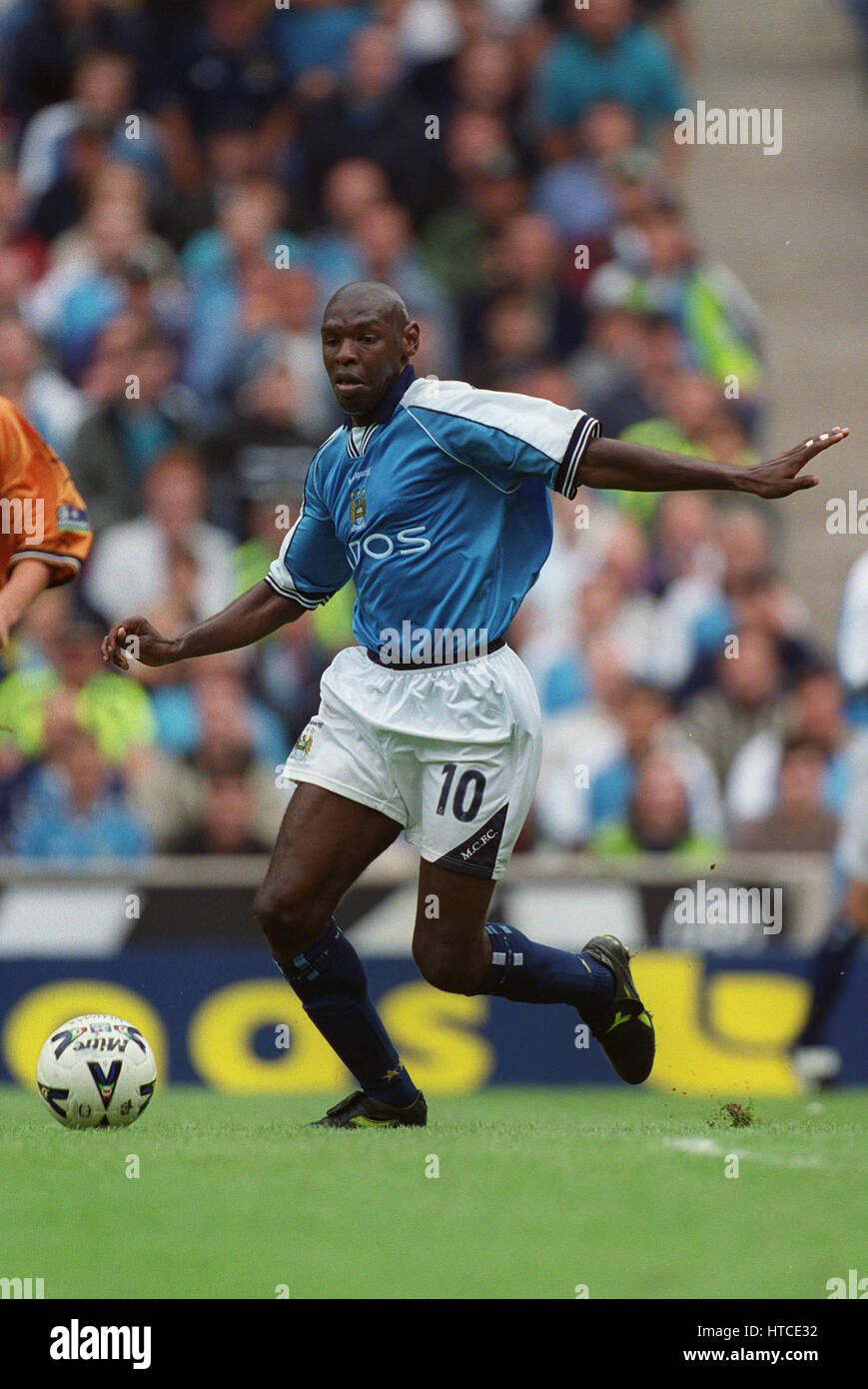 SHAUN GOATER MANCHESTER CITY FC 08 August 1999 Stock Photo - Alamy
