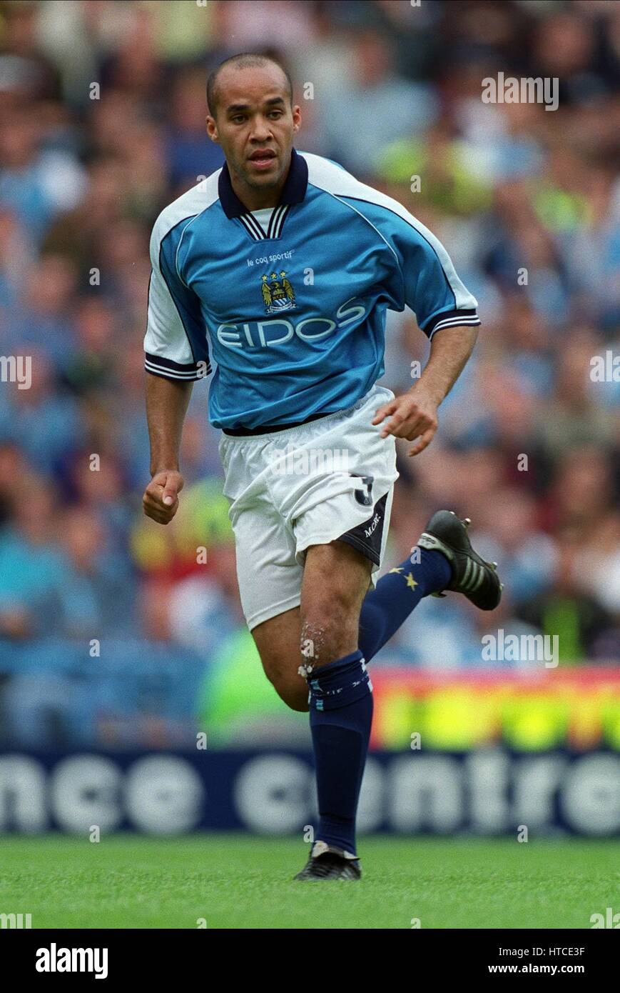 RICHARD EDGHILL MANCHESTER CITY FC 08 August 1999 Stock Photo - Alamy