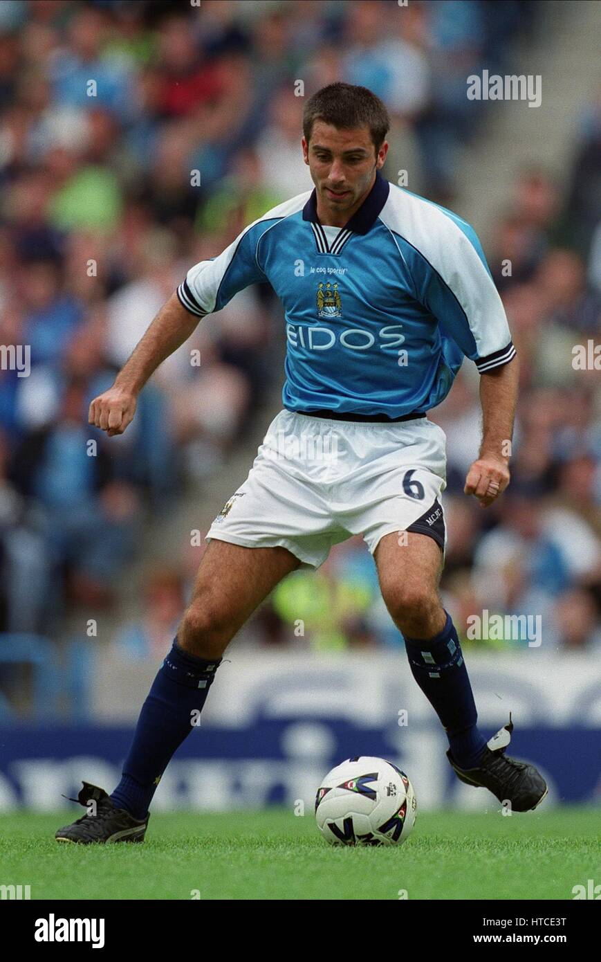 KEVIN HORLOCK MANCHESTER CITY FC 08 August 1999 Stock Photo - Alamy