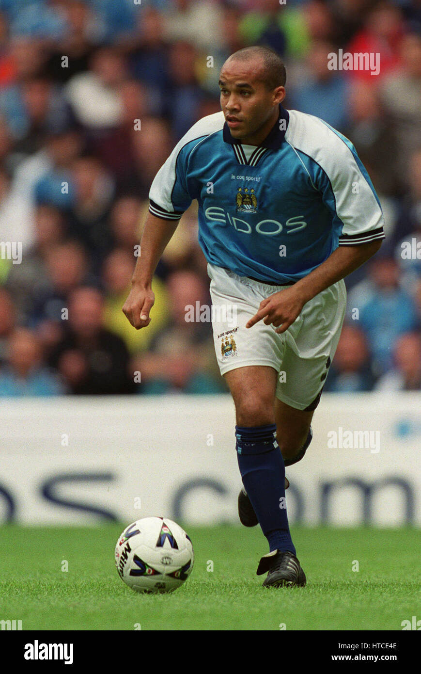 RICHARD EDGHILL MANCHESTER CITY FC 08 August 1999 Stock Photo - Alamy