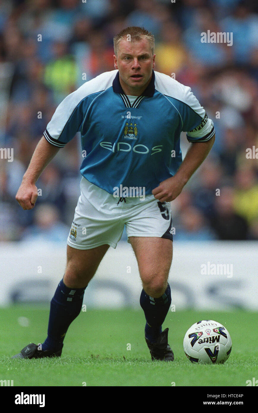 ANDY MORRISON MANCHESTER CITY FC 08 August 1999 Stock Photo - Alamy