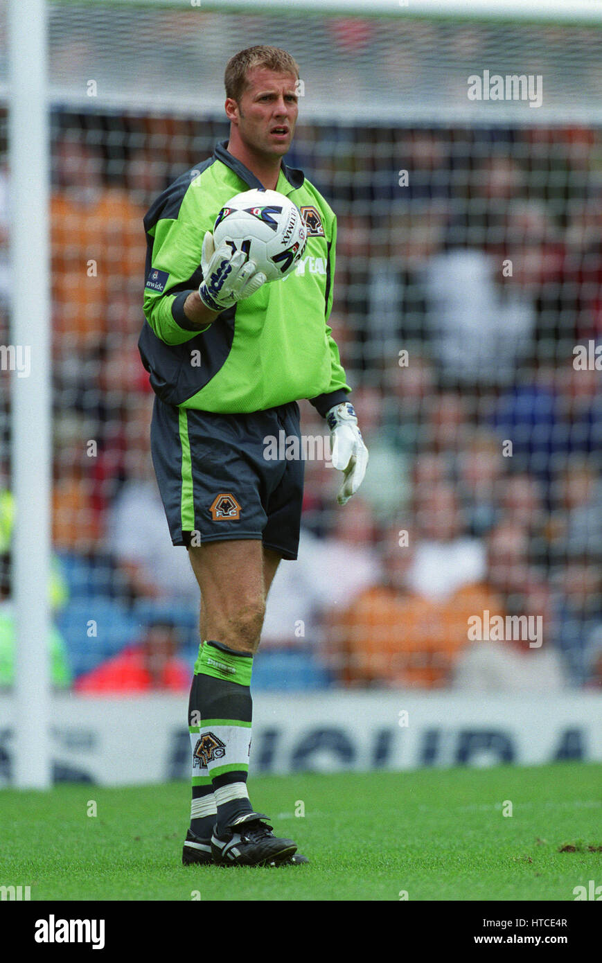 MIKE STOWELL WOLVERHAMPTON WANDERERS FC 08 August 1999 Stock Photo - Alamy