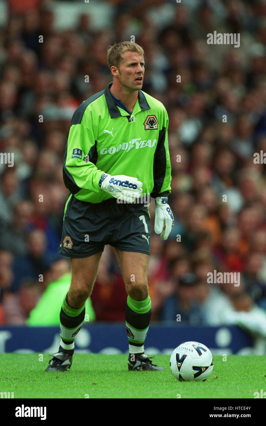 MIKE STOWELL WOLVERHAMPTON WANDERERS FC 08 August 1999 Stock Photo - Alamy
