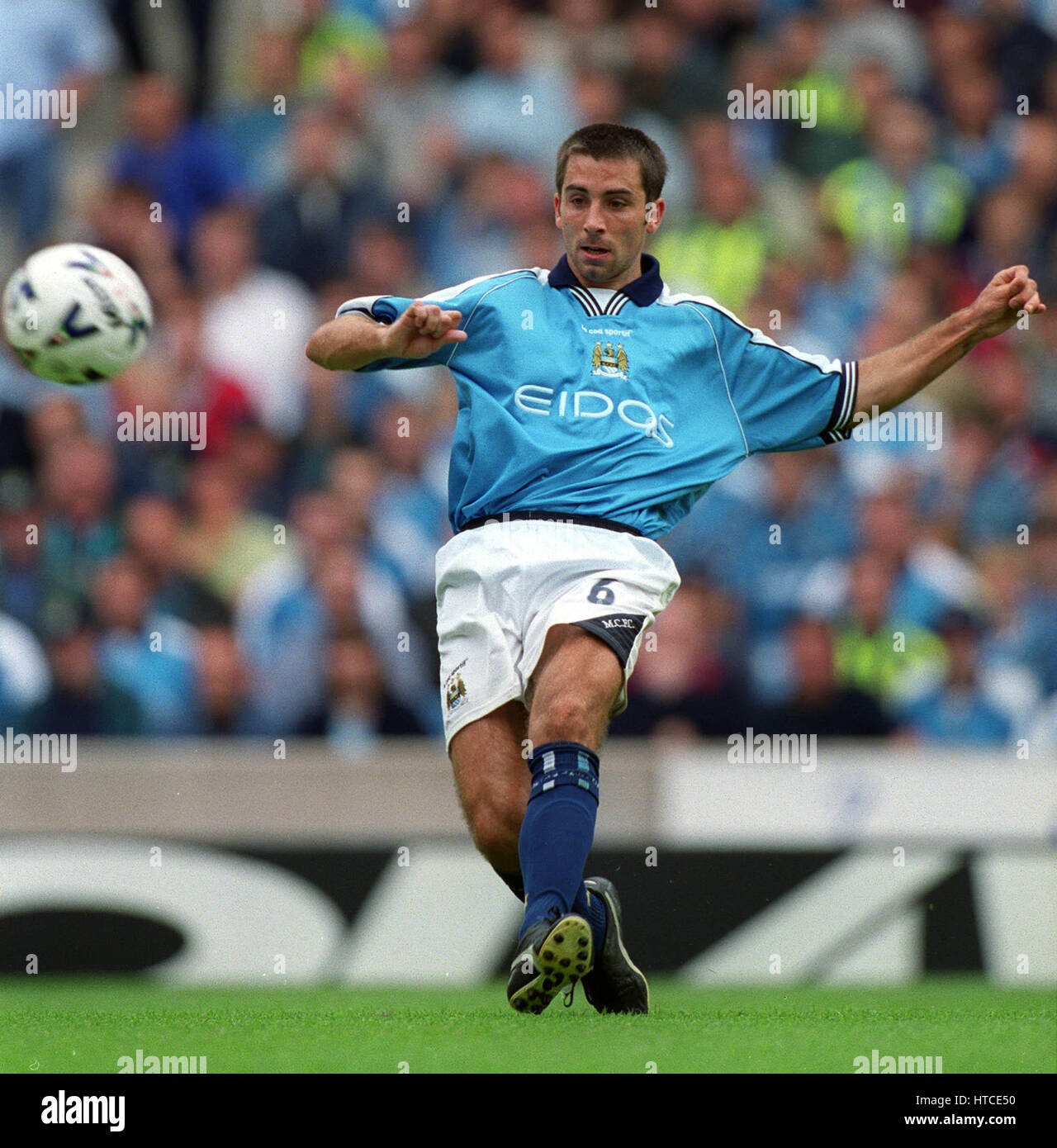 KEVIN HORLOCK MANCHESTER CITY FC 08 August 1999 Stock Photo - Alamy