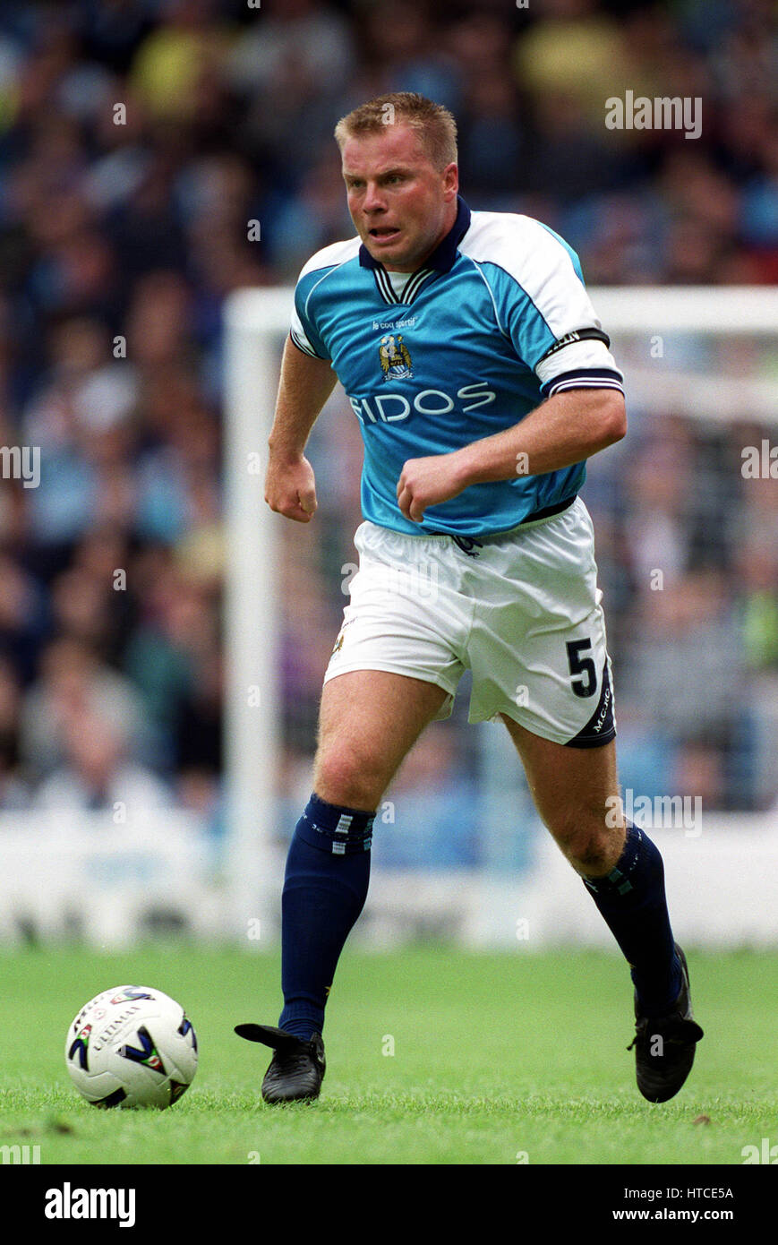 ANDY MORRISON MANCHESTER CITY FC 08 August 1999 Stock Photo - Alamy