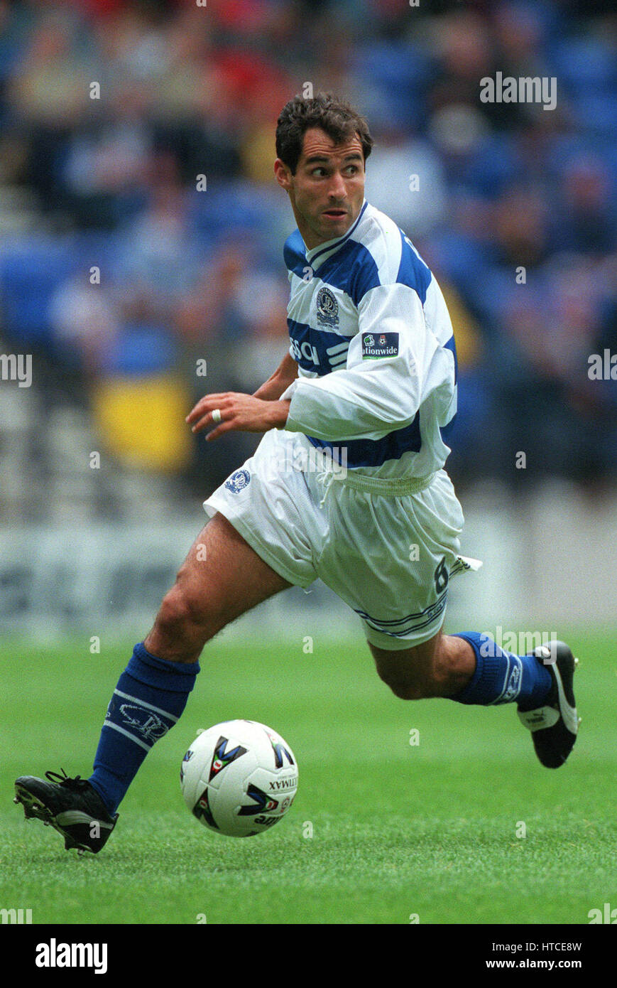 GAVIN PEACOCK QUEENS PARK RANGERS FC 14 August 1999 Stock Photo - Alamy