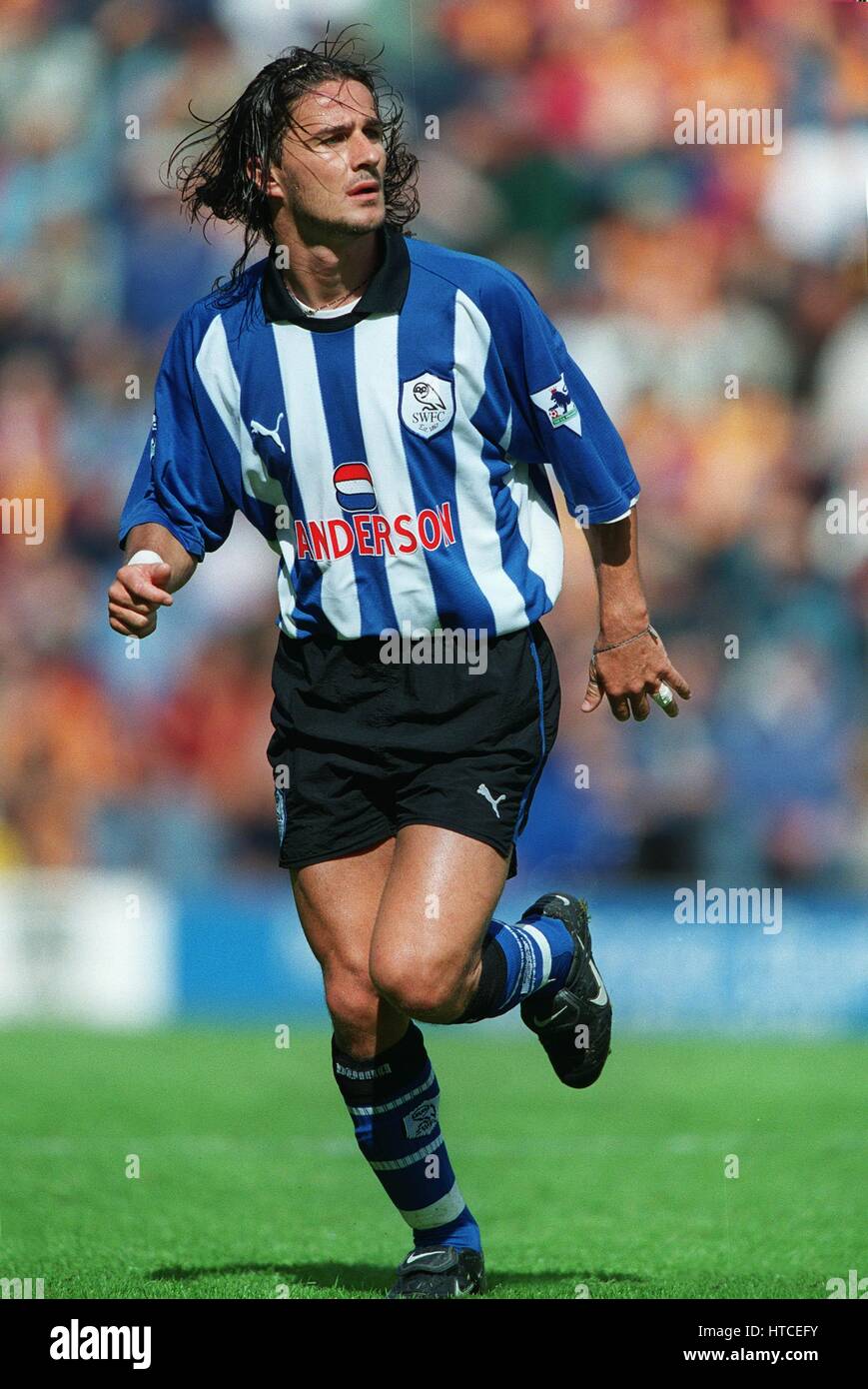 BENITO CARBONE SHEFFIELD WEDNESDAY FC 14 August 1999 Stock Photo - Alamy