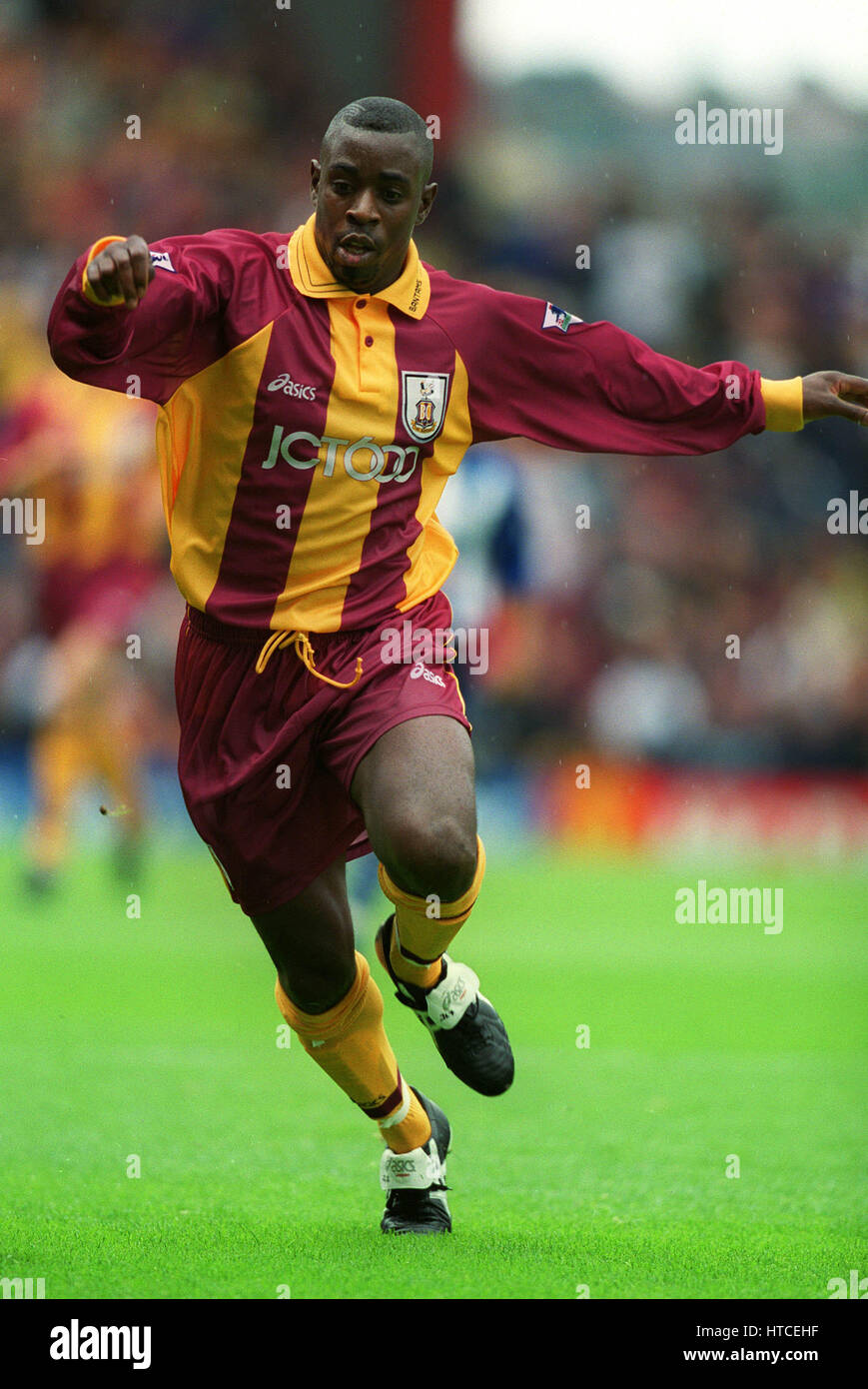 JAMIE LAWRENCE BRADFORD CITY FC 14 August 1999 Stock Photo - Alamy