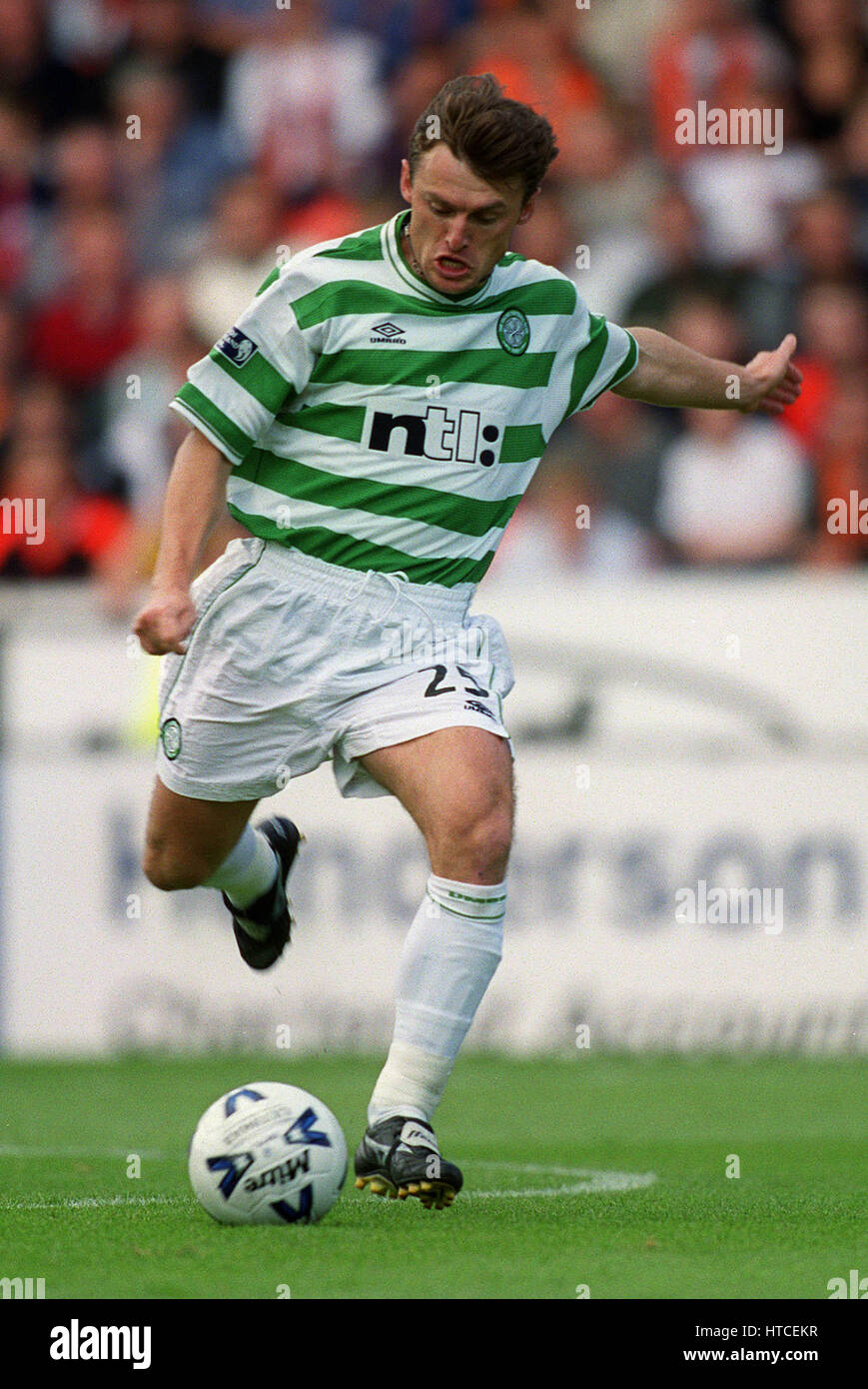 LUBOMIR MORAVCIK GLASGOW CELTIC FC 15 August 1999 Stock Photo - Alamy