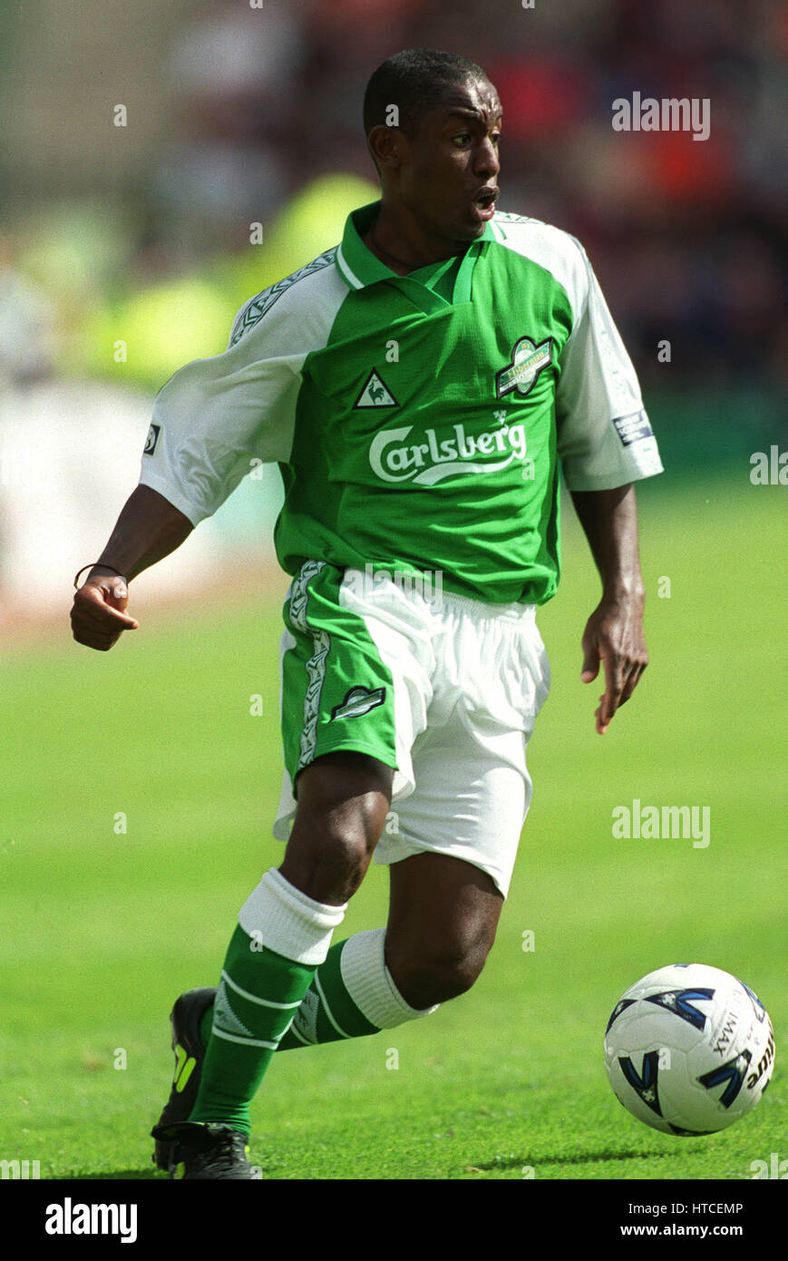 RUSSEL LATAPY HIBERNIAN FC 14 August 1999 Stock Photo - Alamy