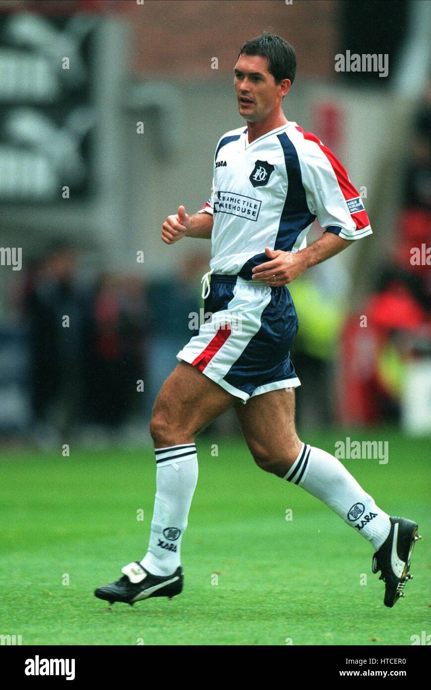 WILLIE FALCONER DUNDEE FC 14 August 1999 Stock Photo - Alamy
