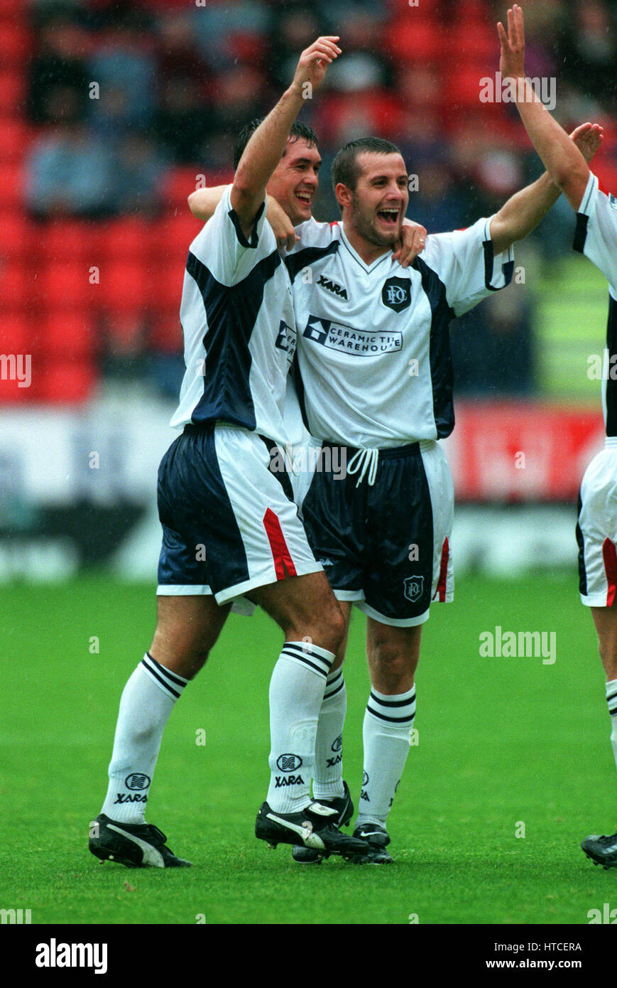 WILLIE FALCONER & GAVIN RAE DUNDDE FC 14 August 1999 Stock Photo - Alamy