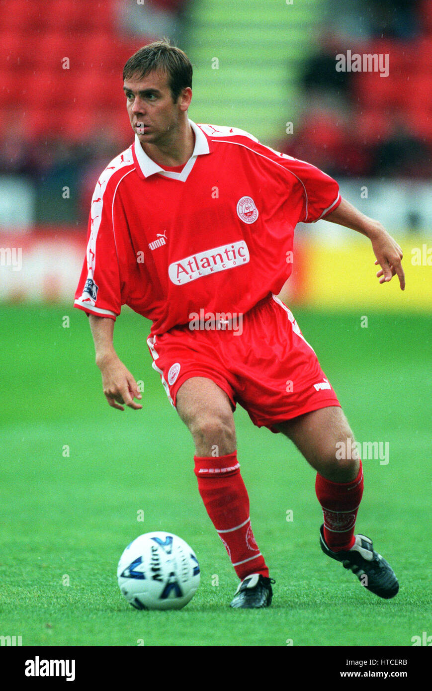 ANDY DOW ABERDEEN FC 14 August 1999 Stock Photo - Alamy
