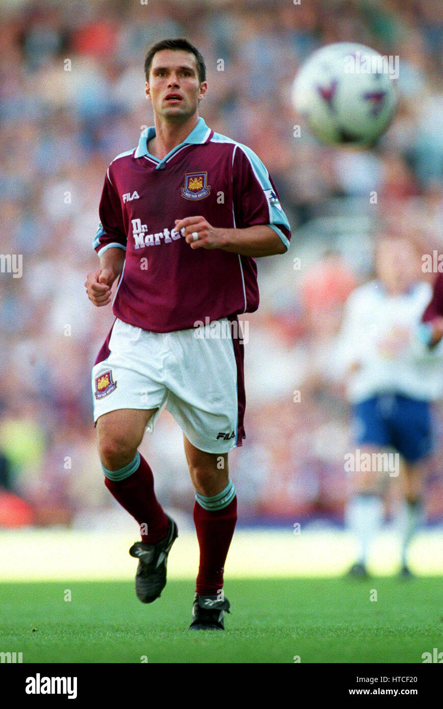 STEVE POTTS WEST HAM UNITED FC 21 August 1999 Stock Photo - Alamy