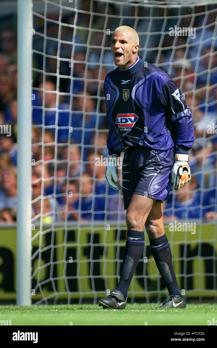 DAVID JAMES ASTON VILLA FC 21 August 1999 Stock Photo - Alamy